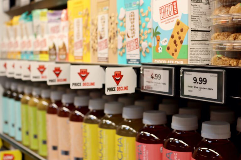 Look inside Hy-Vee's 'entirely reimagined' futuristic store ...