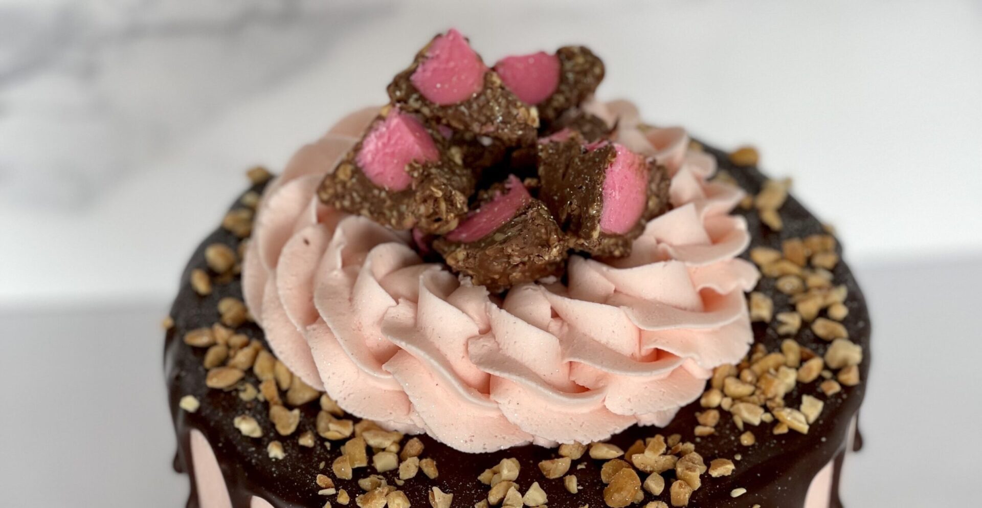 Restaurant Roundup: Goodbye Classic Pink; hello Twin Bing cake ...