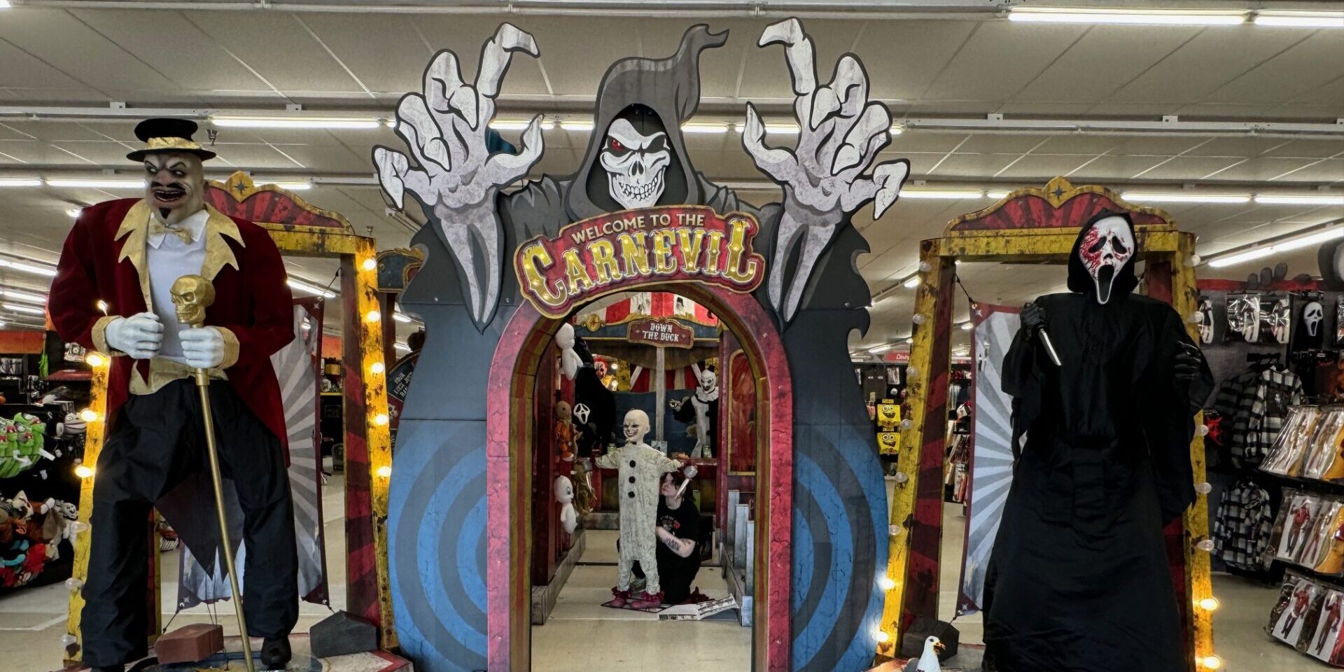 Halloween stores open for season - SiouxFalls.Business