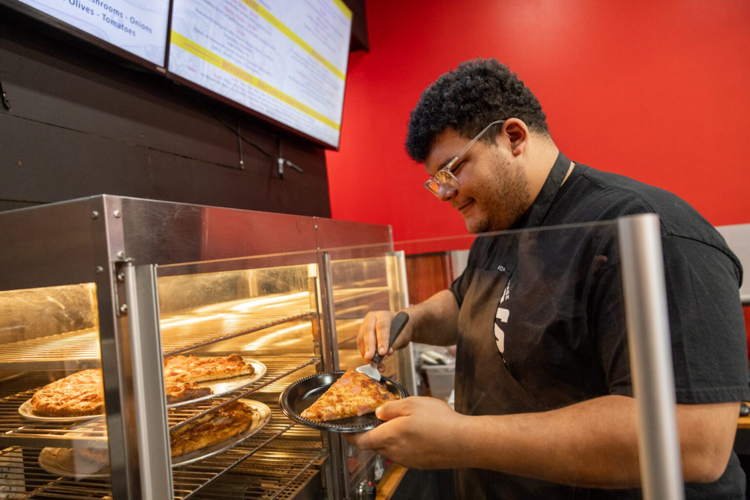 New pizzeria specializes in Chicago-style deep-dish - SiouxFalls.Business